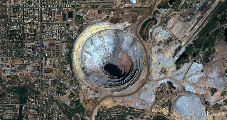 What Caused This 1.2km Wide Giant Hole?