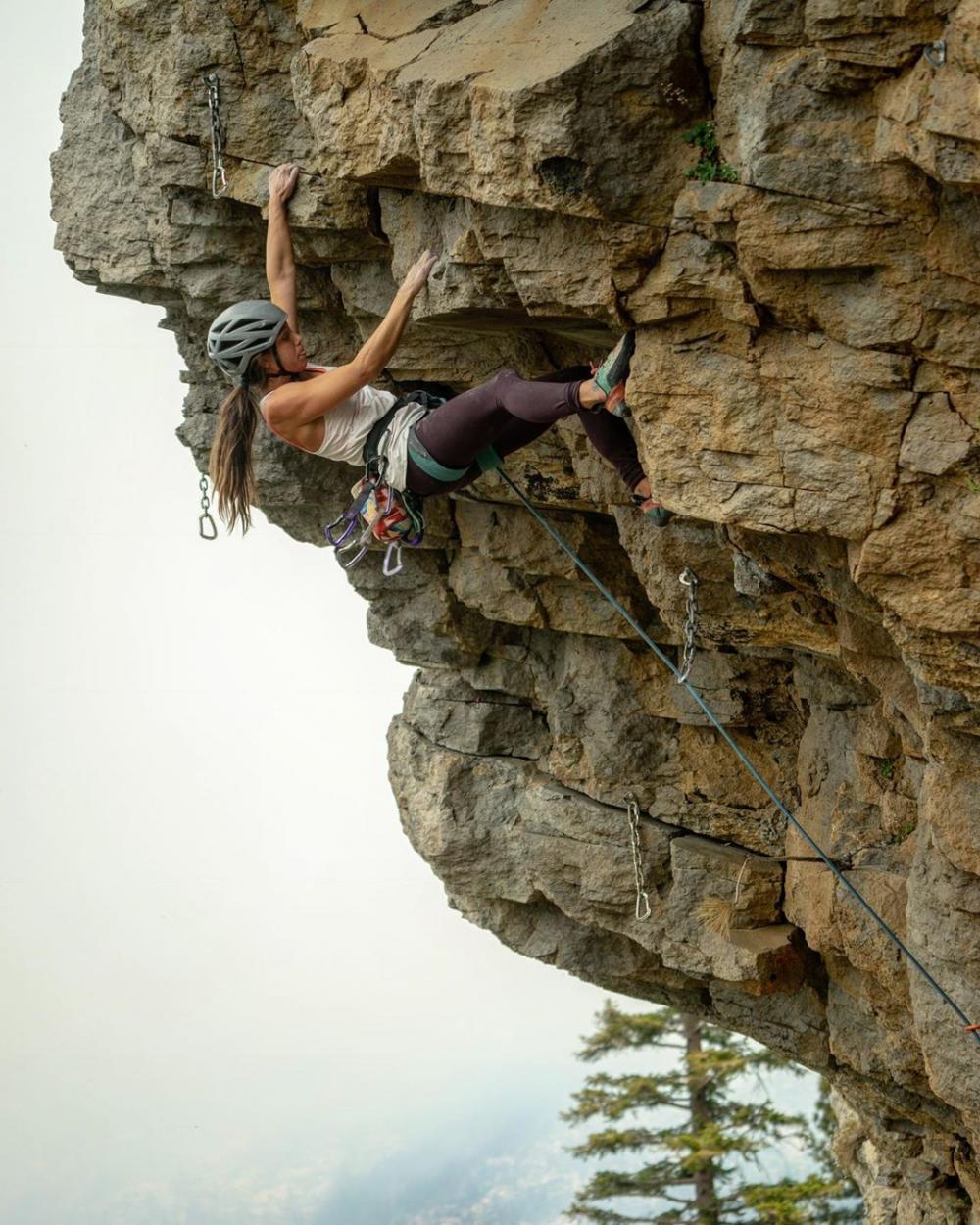 Rock Climbing done by Beautiful and Strong Women - earthTripper